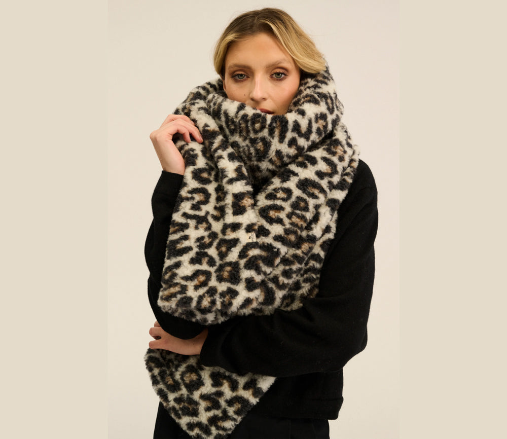 Alwero - Schal "FAB", Leo White Ultra Light – ALWERO | THE WOOL FACTORY